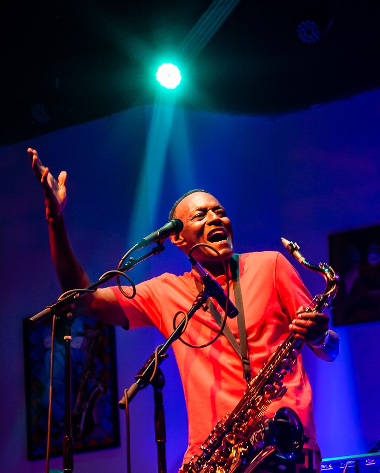 Plunky & Oneness – Dance the Night Away